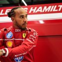 F1, Lewis Hamilton devastato per l'assenza al GP di Shakir - F1 News - Notizie Formula 1, Auto e ...